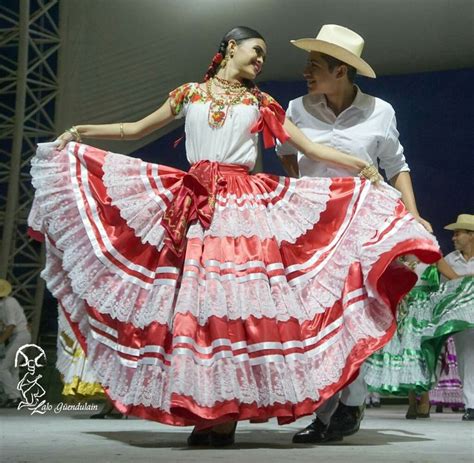 Pin By Laura Moreno On Ballet Folklorico Fashion Victorian Dress Style