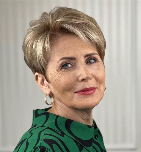 Over 60 Pixie With Highlights Short Hair Over 60 Short Hair Older