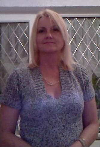 Canuck From Leeds Is A Local Granny Looking For Casual Sex
