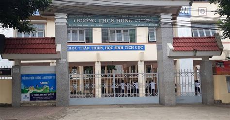 Phê bình Ban giám hiệu trong vụ để người lạ vào trường dâm ô nữ sinh lớp 9