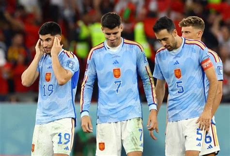 CĐV Đức hả hê khi Tây Ban Nha bị loại khỏi World Cup Tạp chí Tri Thức