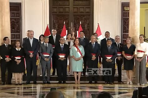 Presidenta Dina Boluarte tomó juramento a cuatro nuevos ministros de