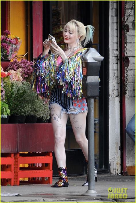 Margot Robbie As Harley Quinn In Birds Of Prey First Look Pics