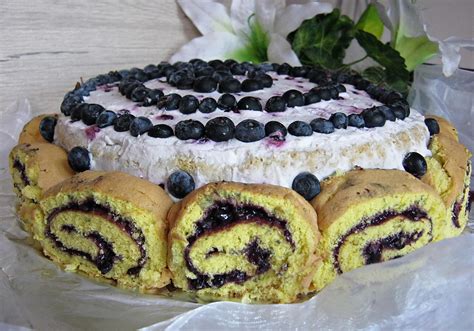 Tort Jagodowy Z Roladkami DoradcaSmaku Pl