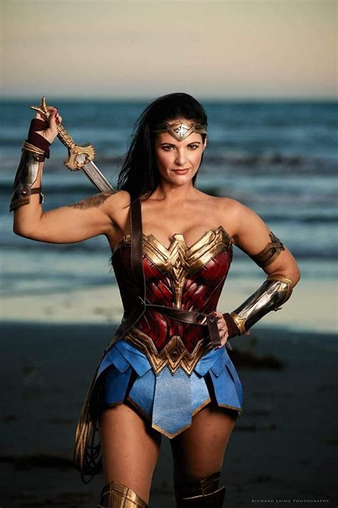 Wonder Woman Cosplayer Chrissie Cosplay Photography