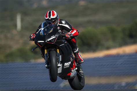 2022 Ducati Panigale V4 SP2 53 Paul Tan S Automotive News