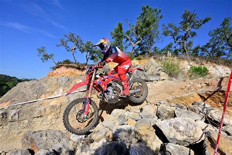 Crivilin Sobe Mais Uma Posi O E Fecha Mundial De Enduro Em S Timo Da