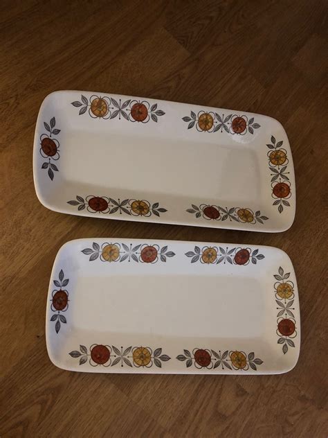 Se produkter som liknar Rörstrand uppläggnings fat på Tradera 630270260