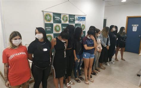 Doze mulheres são presas suspeitas de participarem de golpes