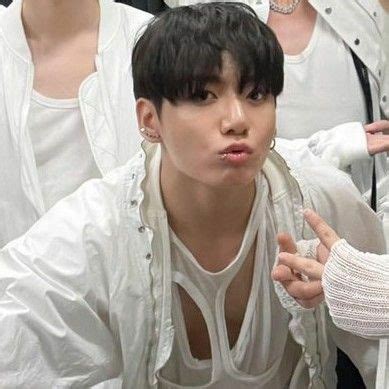 Media Luna On Twitter Taekookau Donde Jungkook Graba Un Video