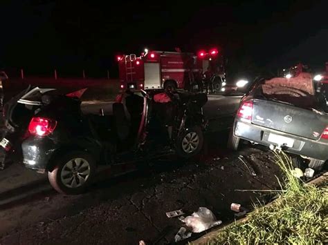 Colisão frontal mata duas pessoas na rodovia SP 191 entre Rio Claro e