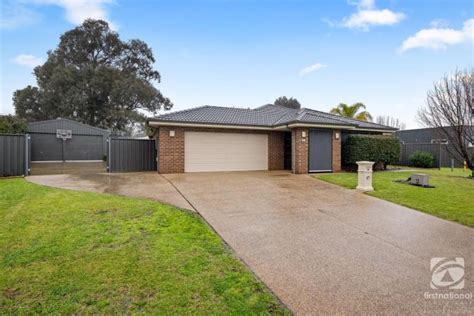 30 Lysterfield Lane Wodonga VIC 3690 795 000 An Exceptional Opportun