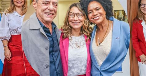 Moda de Janja reunimos 4 lições de estilo da primeira dama para office