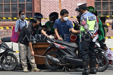 UJI EMISI KENDARAAN BERMOTOR DI JAKARTA ANTARA Foto