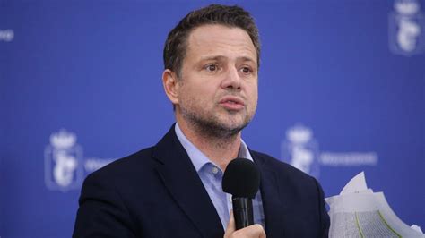 Strzelanie do rakiet nad Ukrainą Trzaskowski mówi co sądzi