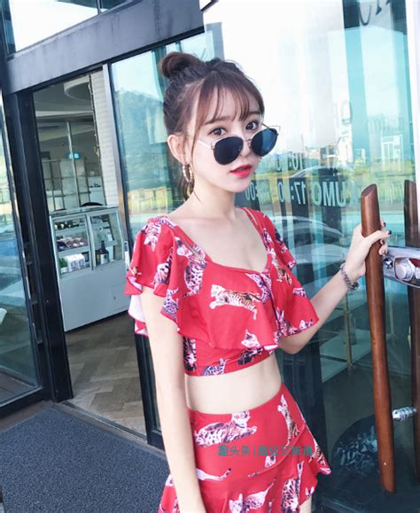 气质非凡的比基尼泳衣美女 婀娜多姿的身材尽显迷人身姿 小姐姐 裙子 气息 新浪新闻