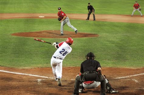 What Is A Fielder S Choice In Baseball And Softball TSR