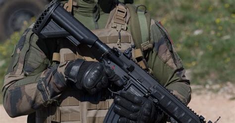 L armée française dévoile son nouveau fusil d assaut French Army