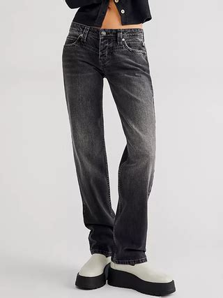 21 Best Low Rise Jeans That Actually Look Good In 2024 Glamour