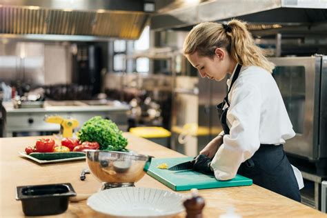 Curso de Operaciones Básicas de Cocina Ildefe