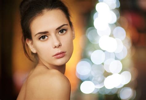 Tapety twarz kobiety Model portret głębia pola brunetka Nagie