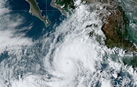 Orlene se debilita a tormenta tropical seguirá ocasionando lluvias