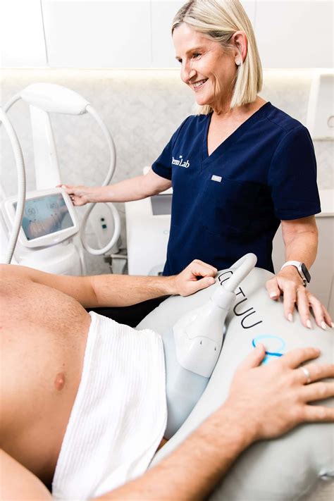 Cryolipolysis Fat Freezing Coolsculpting The Derm Lab