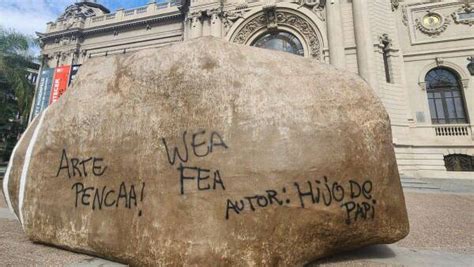 Cuánto costó instalar la piedra gigante que fue totalmente rayada fuera
