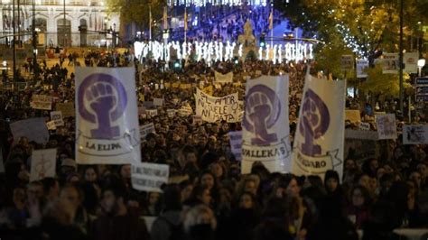 La Cuarta Ola Feminista Un Movimiento Global Con Esencia Local
