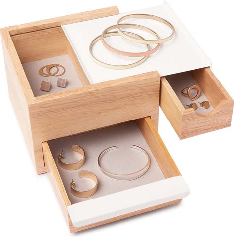 Boite à bijoux en bois naturel
