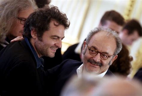 Photo Le chanteur M Matthieu Chedid et son père Louis Chedid