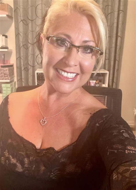 Onlyfans Model Claims She Has Threesomes With God Extra Ie