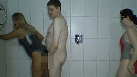 Ficken In Der Schwimmbad Dusche Amateur Sex Video Von SweetSusiNRW