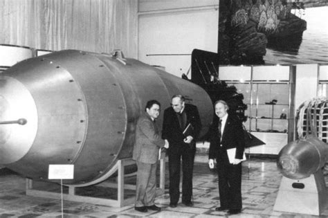 La Tsar Bomba Plus Puissante Bombe Nucléaire Jamais Conçue Exposée à Moscou