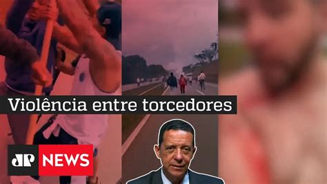 Torcidas organizadas de Cruzeiro e Palmeiras brigam na BR 381 Vídeo