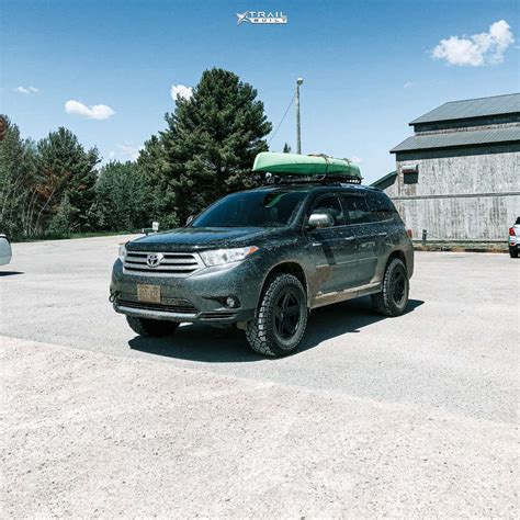 2012 Toyota Highlander Wheel Offset Slightly Aggressive Leveling Kit