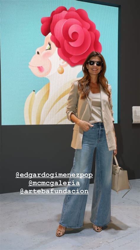 Juliana Awada nos inspira para llevar jeans y blazer de la forma más