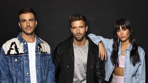 Pablo Alboran Aitana y Álvaro de Luna con Llueve sobre mojado letra y