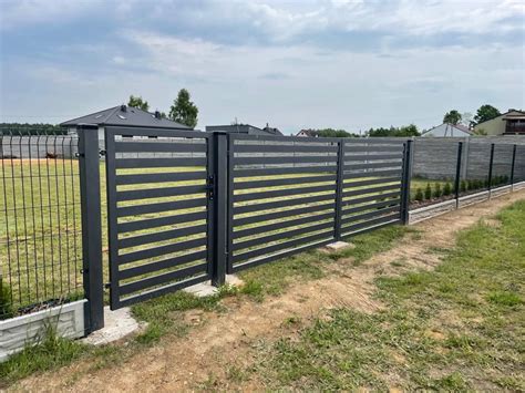 Ogrodzenia z paneli stalowych w różnych wariantach