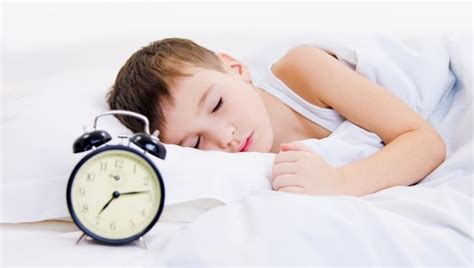 Una hora fija para ir a dormir beneficia el cerebro de los niños