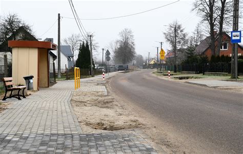 Zakończył się remont drogi w Paraszynie i budowa chodnika w Kaczkowie