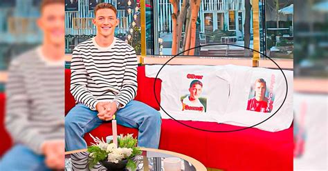 Oliver Sonne muestra polos con su rostro diseñados en Gamarra para una