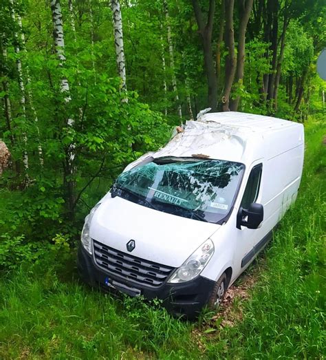 Wypadek na drodze krajowej nr 42 w gminie Masłowice Samochód uderzył w