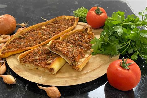 Kıymalı Pide Tarifi Nasıl Yapılır Yemek