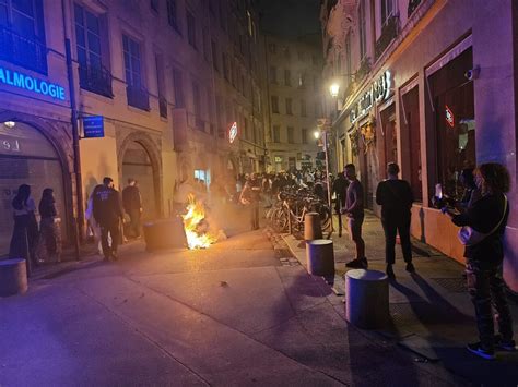 Législatives la manifestation anti RN déborde à Lyon des