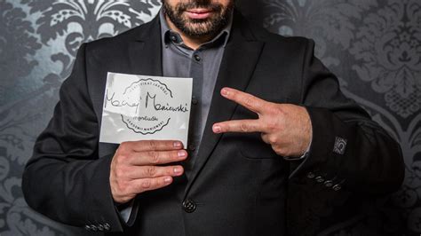Afera Fryzjera Maciej Maniewski W Najbardziej Egzotycznym Salonie