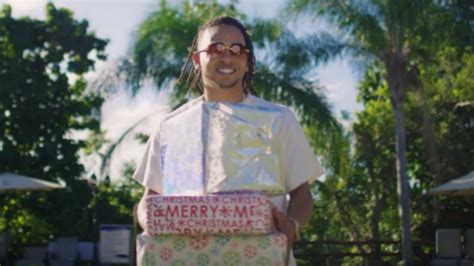 Navidad 2018 Ozuna lanzó el videoclip Llegó la Navidad su tema