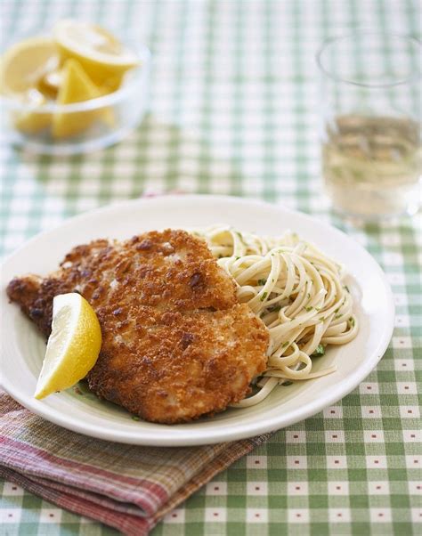 Hähnchen Schnitzel mit Nudeln Rezept EAT SMARTER
