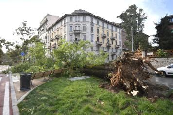 Il violentissimo temporale a Milano di stanotte È l apocalisse