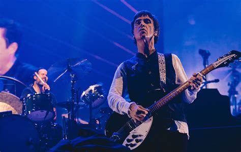 See Exclusive Images From Johnny Marr S US Tour With The Killers